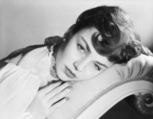 Natalie Portman and the Oscars - Exploring their nominated roles - Fame Media Blog